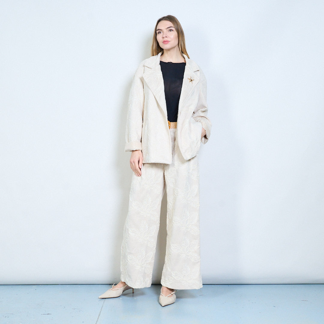 heim rechts statement hose mit weitem bein und blumenstickerei im ...